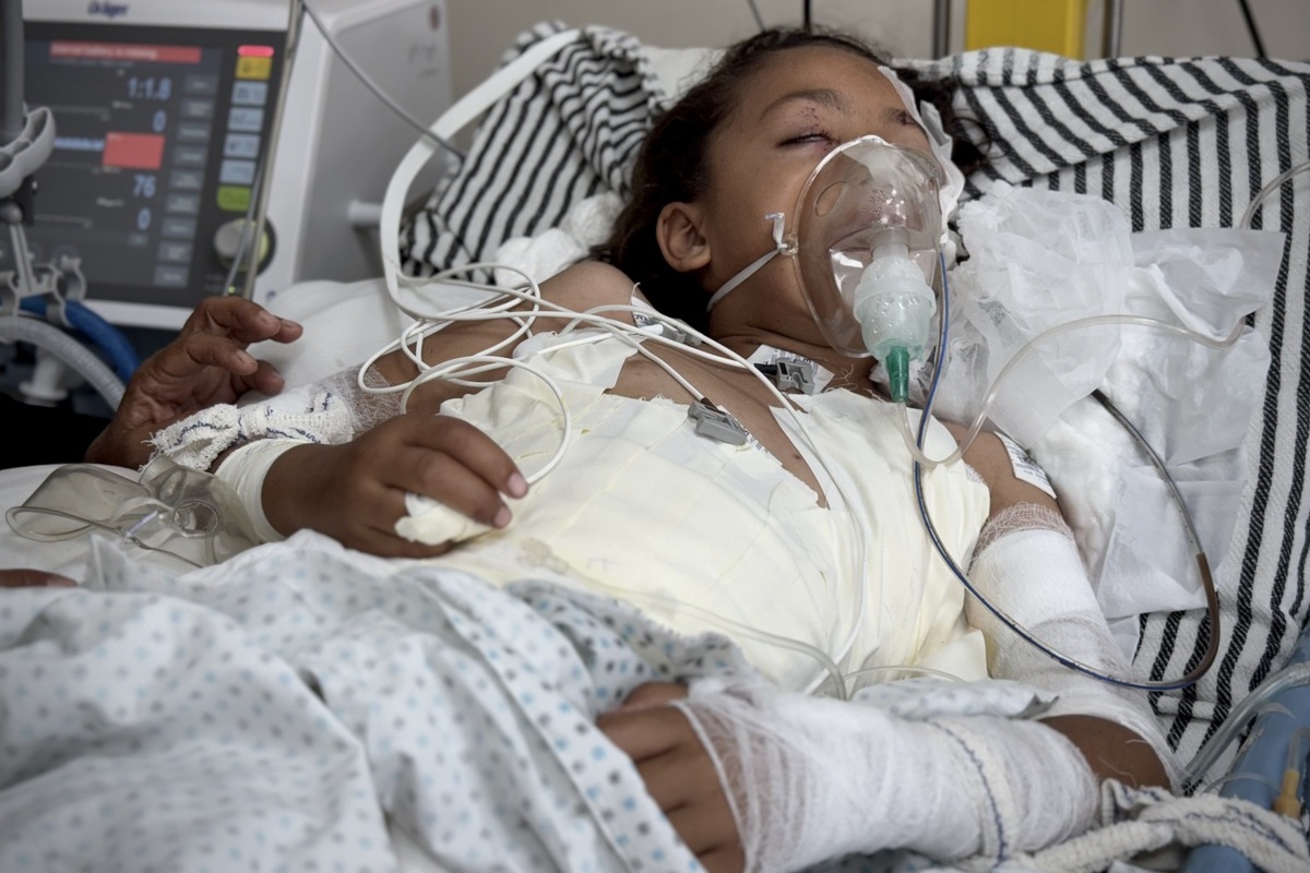 9 year-old Palestinian Liyan fight for her life after two Israeli ...