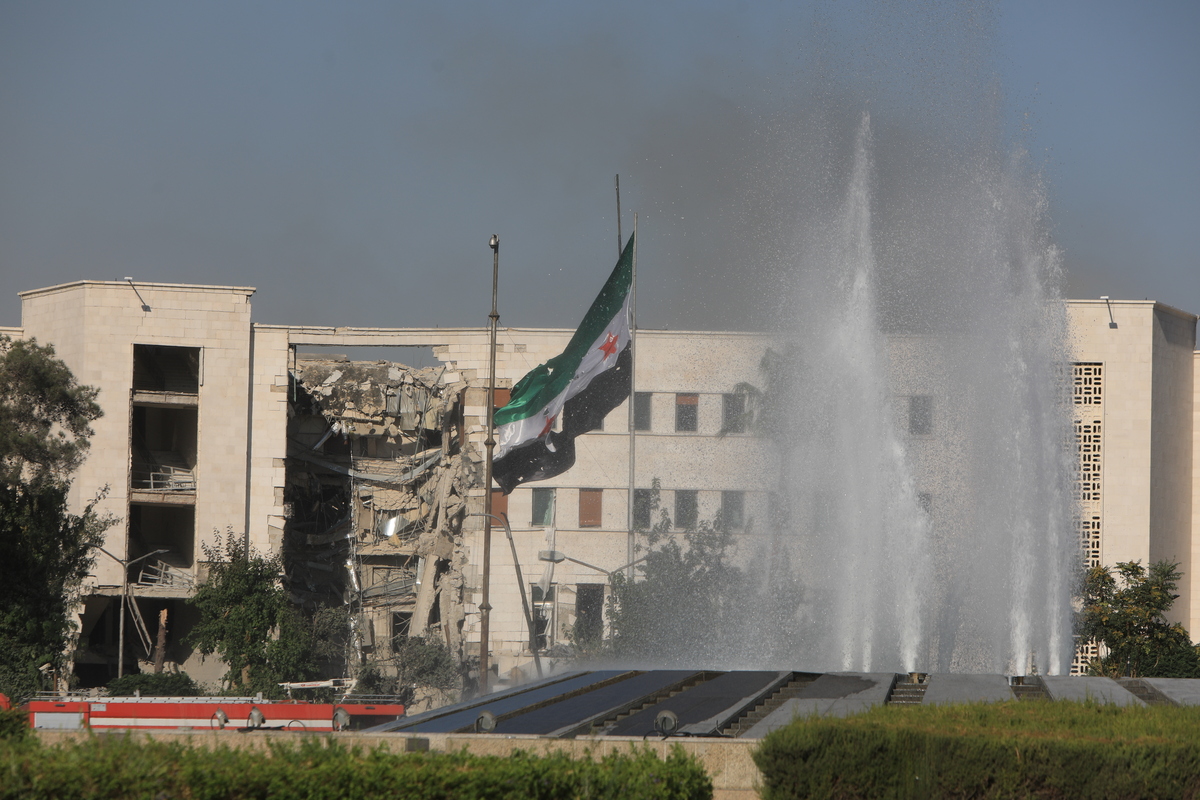 Israeli warplanes launch new airstrikes on the General Staff building ...