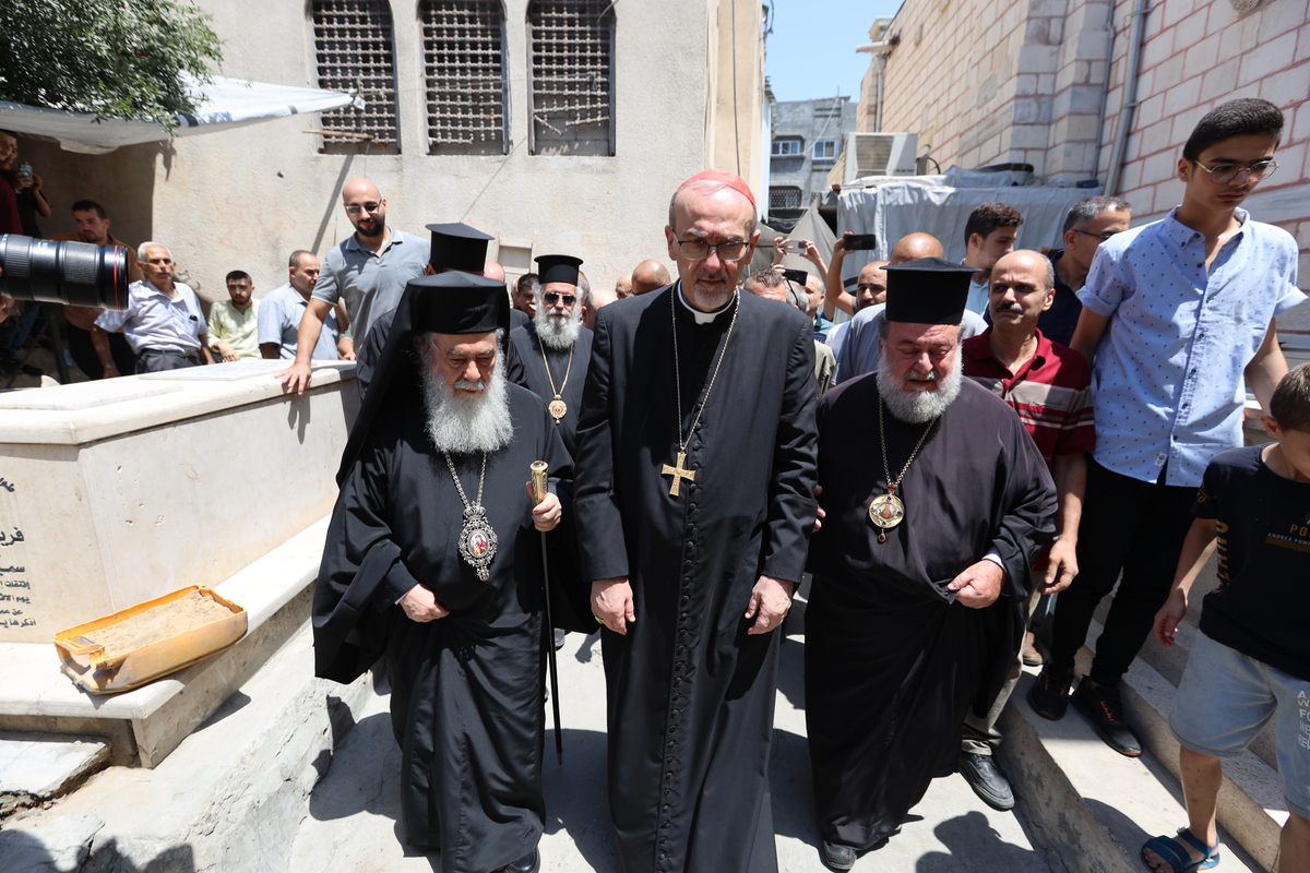 Religious leaders of the Catholic and Greek Orthodox churches in ...