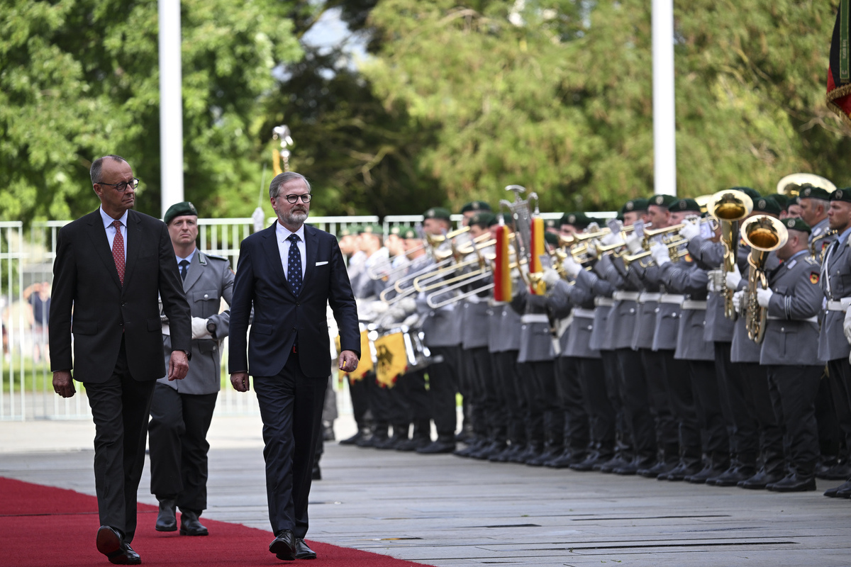 Czech PM Fiala meets German Chancellor Merz in Berlin – Middle East Monitor