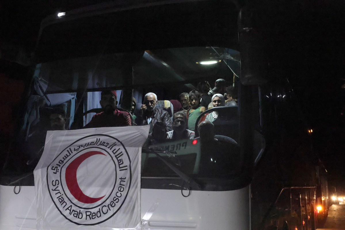 Syrian Civil Defense evacuates 300 civilians from Suwayda to Damascus ...
