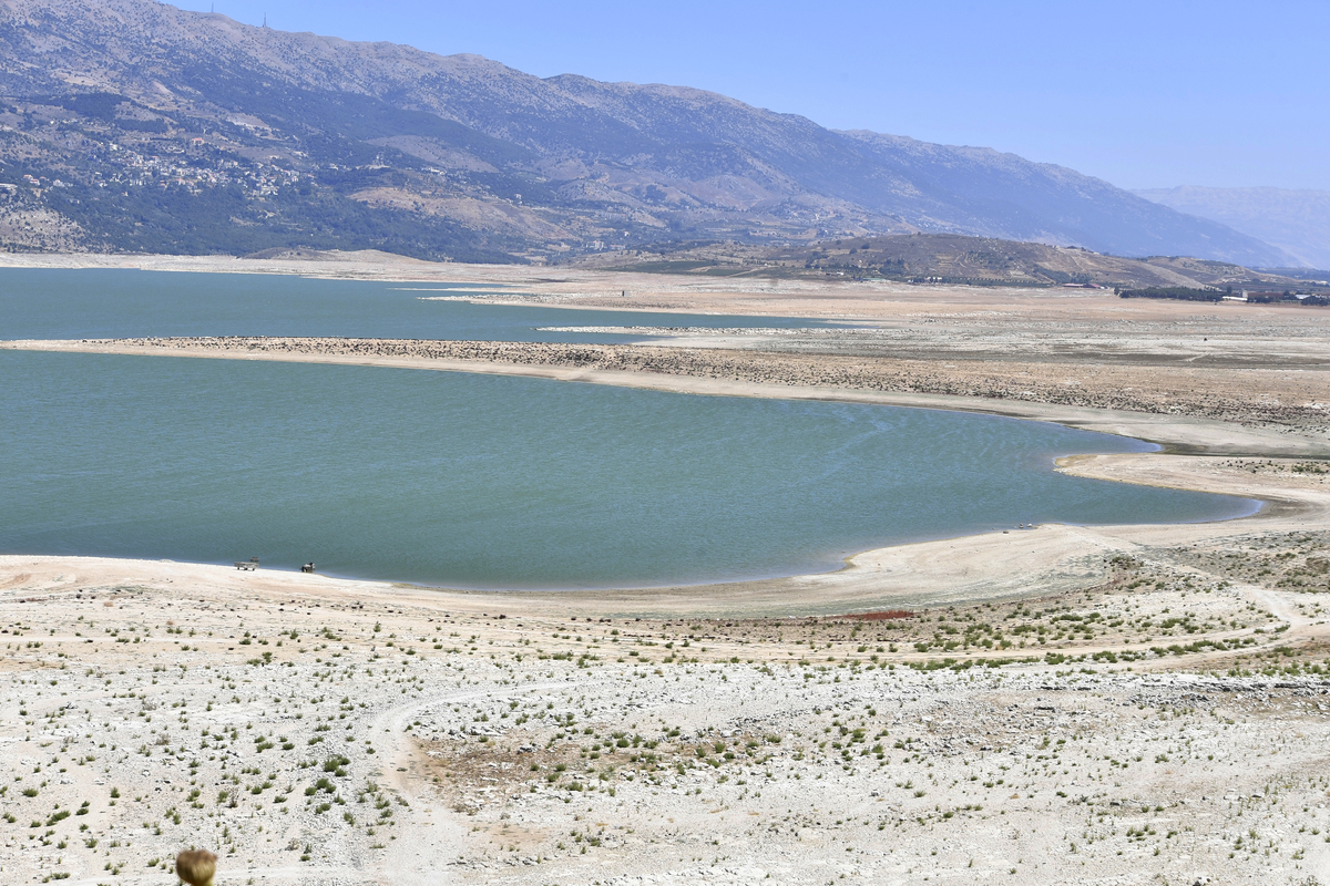 Drought Alert in Lebanon: Qaraoun Lake water level at historic low ...