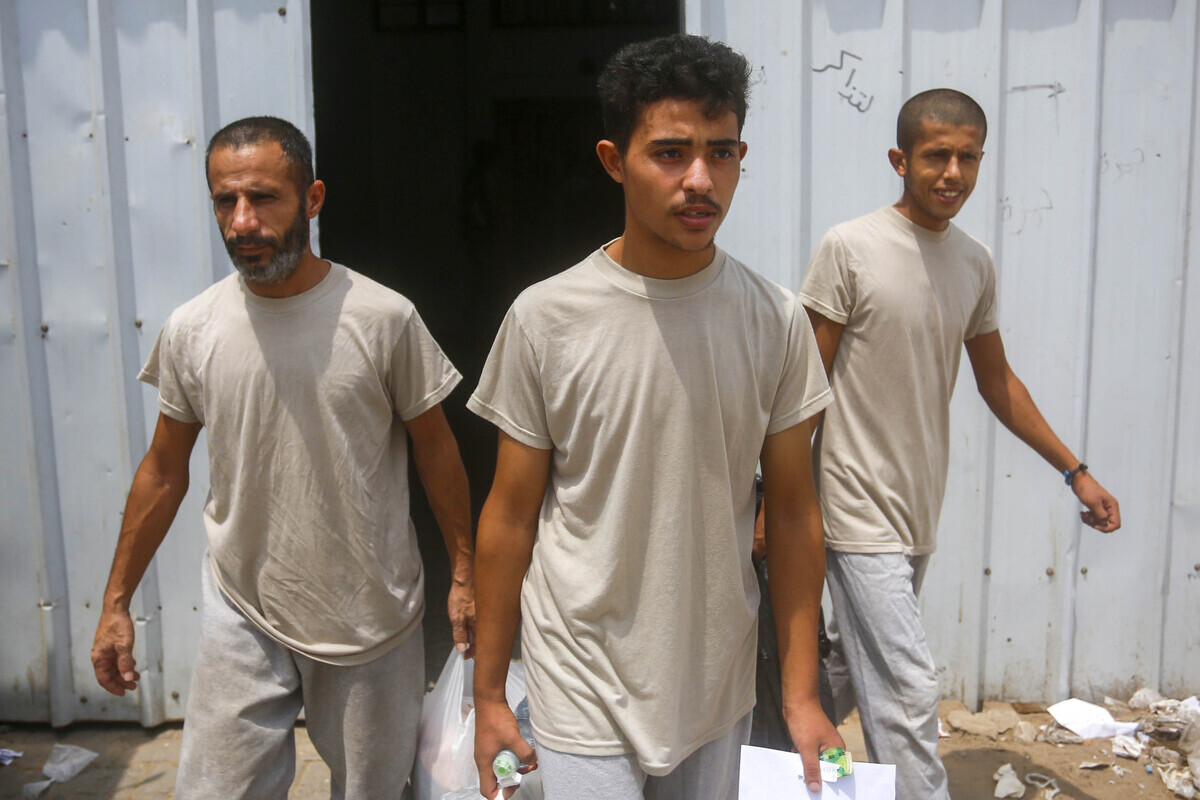 Israeli army releases 10 Palestinian prisoners after months in ...