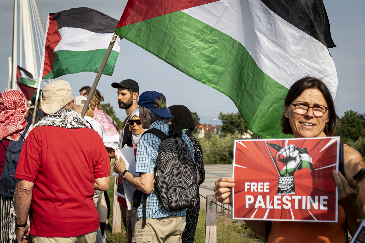 Protesters rally at France-Germany border against Israeli attacks and ...