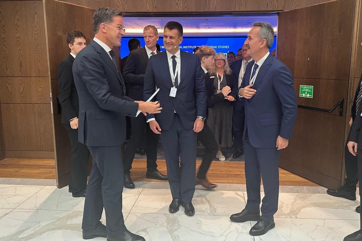 Turkish Defense Industry Chief meets NATO Secretary General in Prague ...