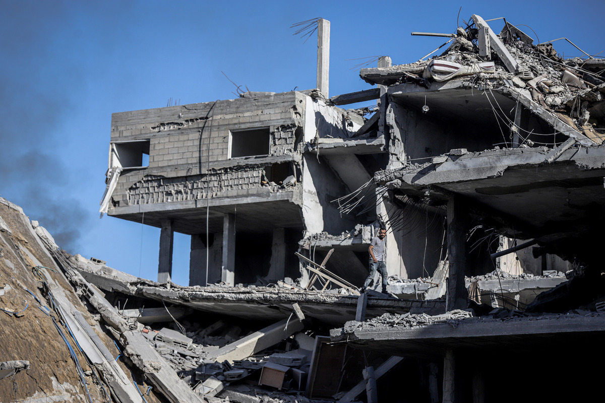 Israeli attack hits Abu Hasira Street in Gaza City – Middle East Monitor