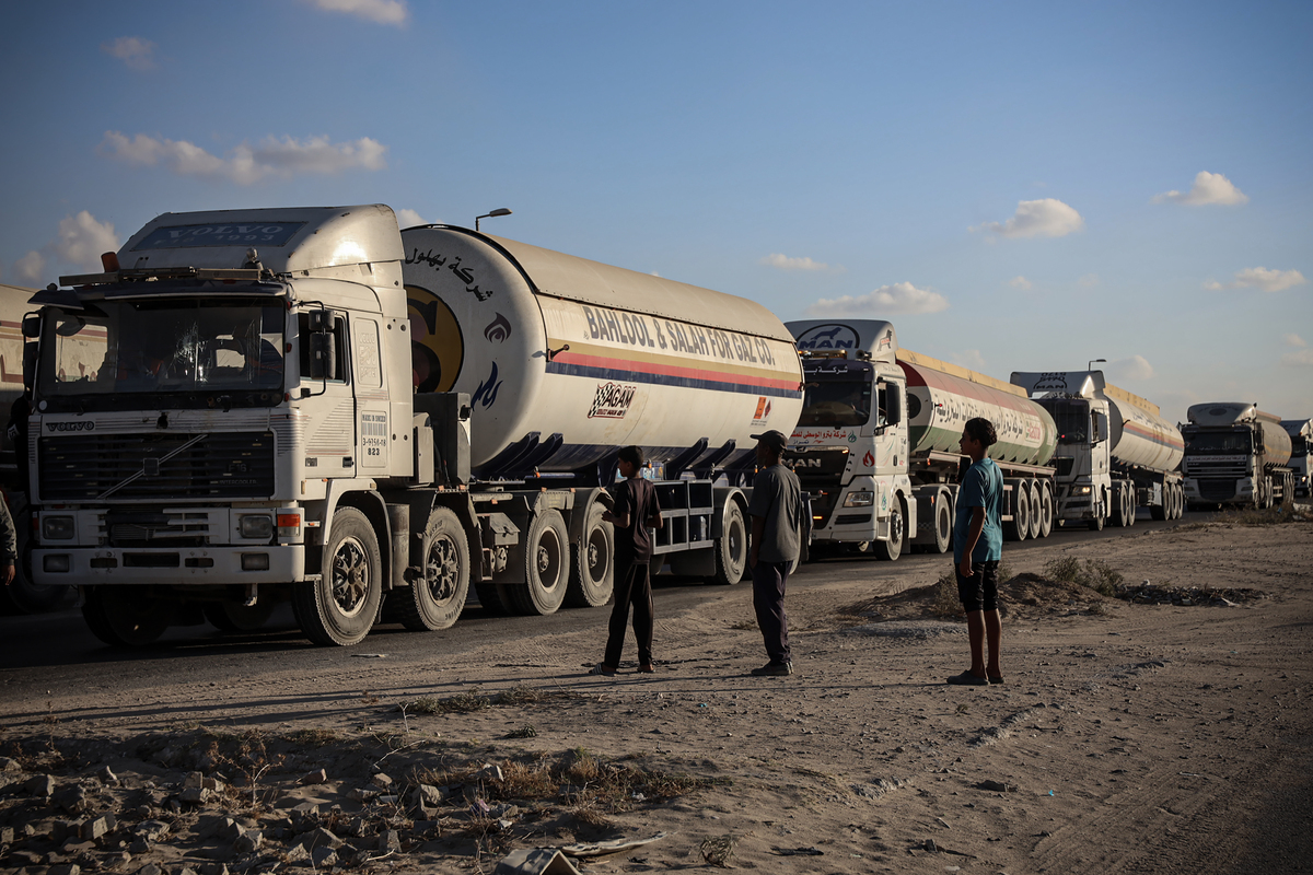 First aid trucks arrive in Gaza under cease-fire agreement – Middle ...