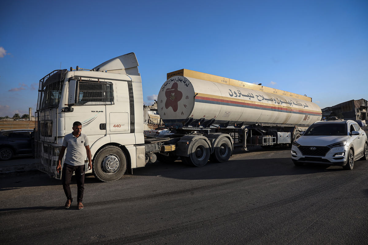 First aid trucks arrive in Gaza under cease-fire agreement – Middle ...