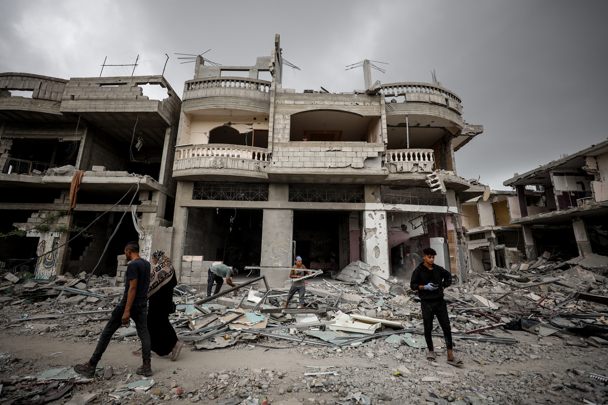 The Palestinian Qayed family returned to their home in the Sabra ...