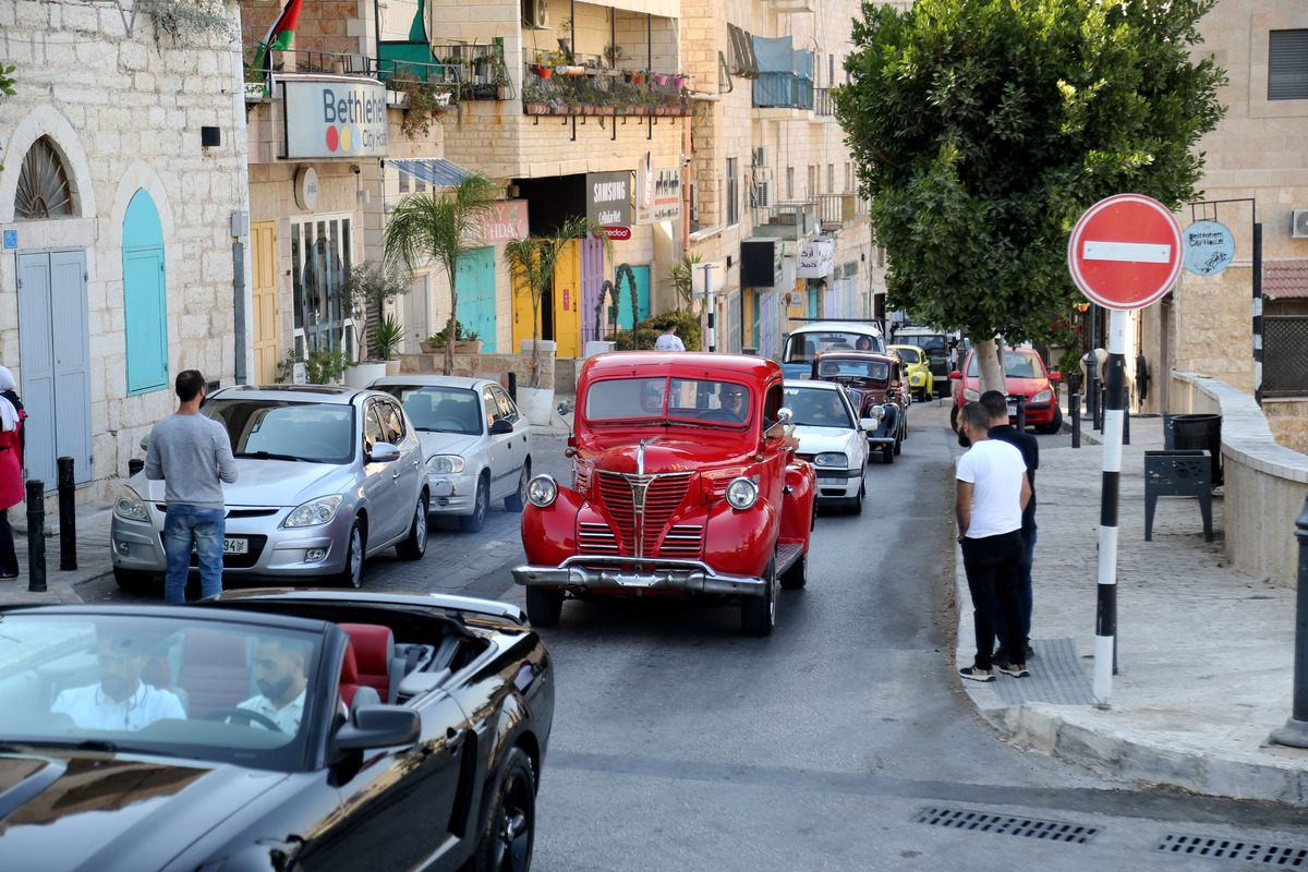 Classic car convoy in the West Bank – Middle East Monitor