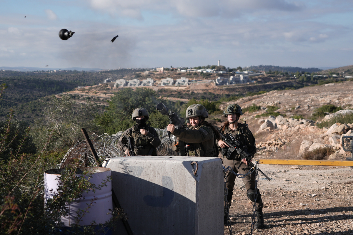 Israeli soldiers open fire on Palestinian farmers attempting to reach ...