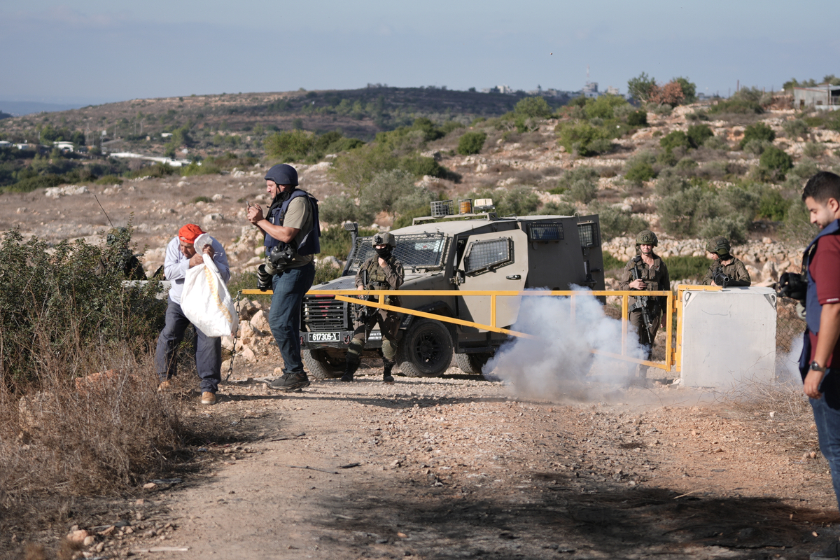 Israeli soldiers open fire on Palestinian farmers attempting to reach ...