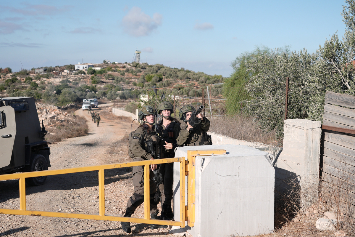 Israeli soldiers open fire on Palestinian farmers attempting to reach ...