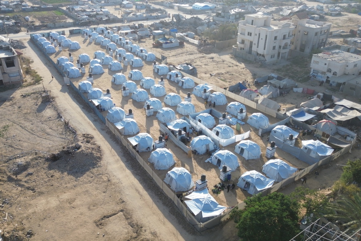 Emergency tent camps set up in the Bureij Refugee Camp – Middle East ...