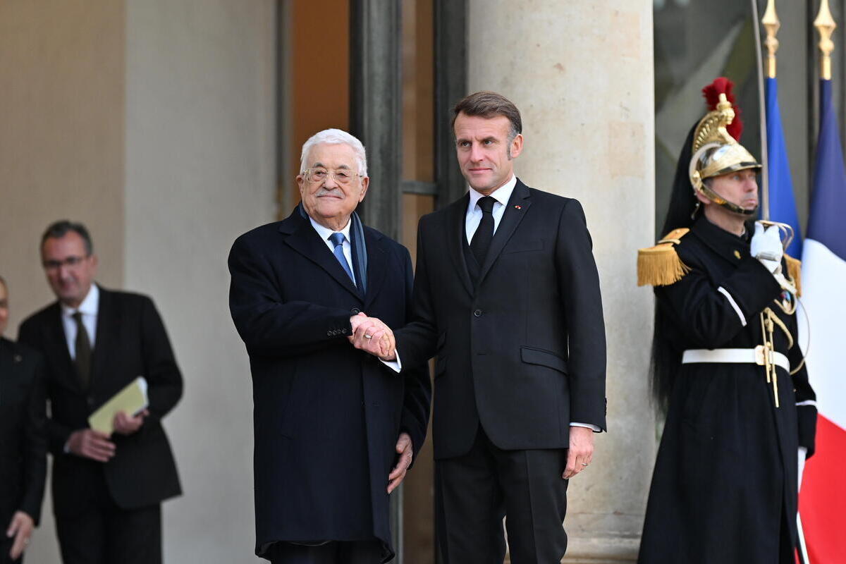 Emmanuel Macron – Mahmoud Abbas meeting in Paris – Middle East Monitor