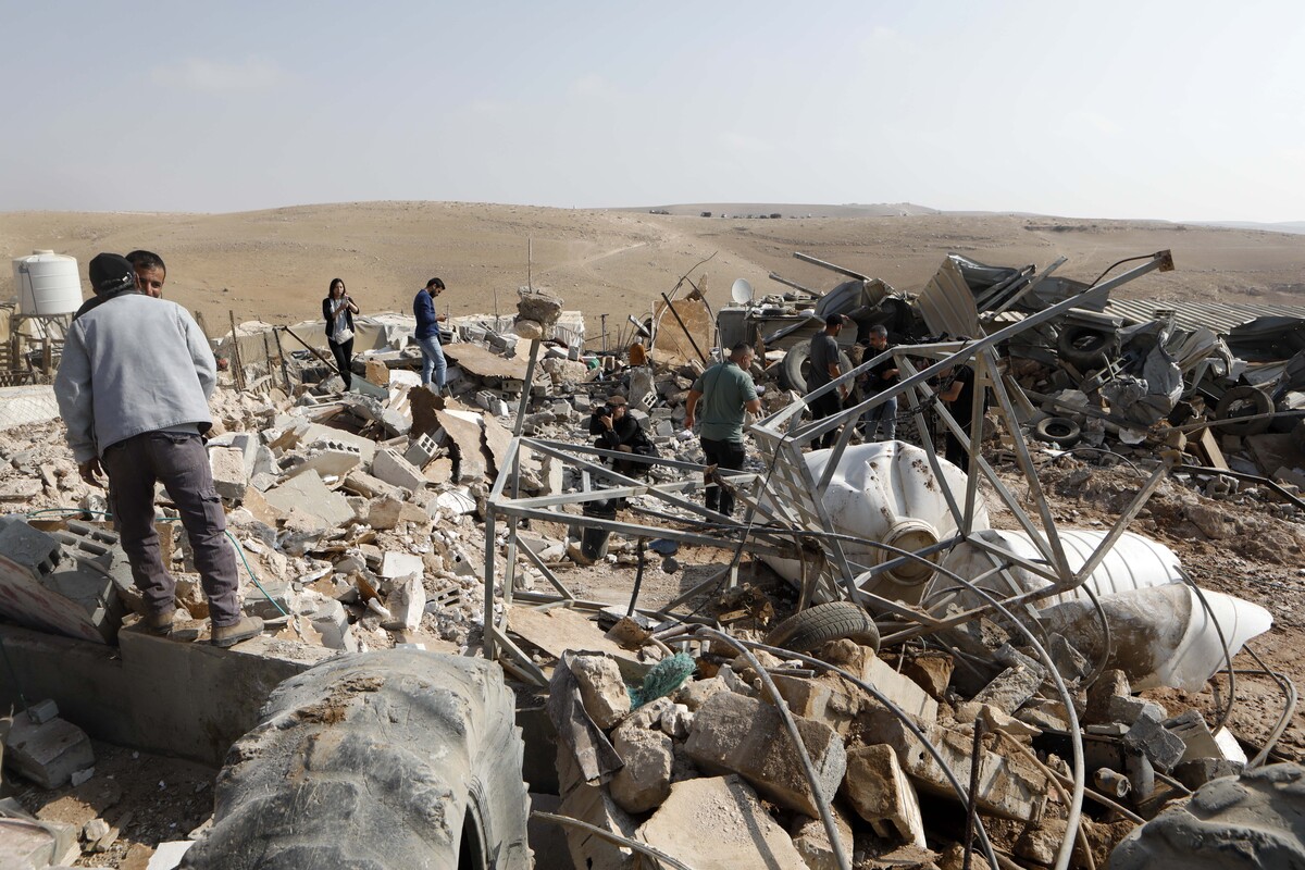 Israel demolishes Palestinian homes and barns in southern West Bank ...