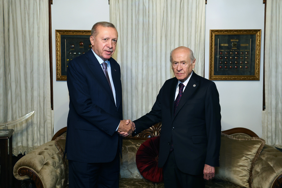Turkish President Erdogan meets with Nationalist Movement Party ...