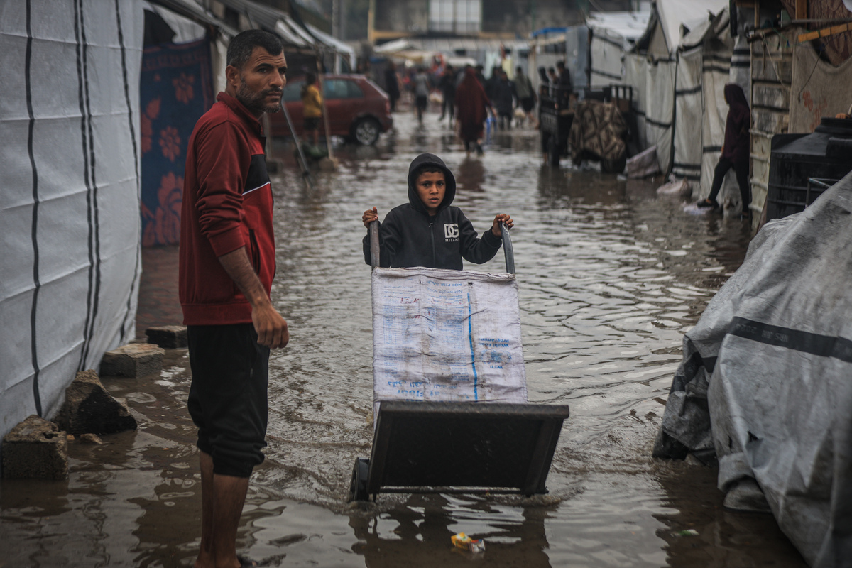 Palestinians struggle in makeshift shelters amid rain – Middle East Monitor