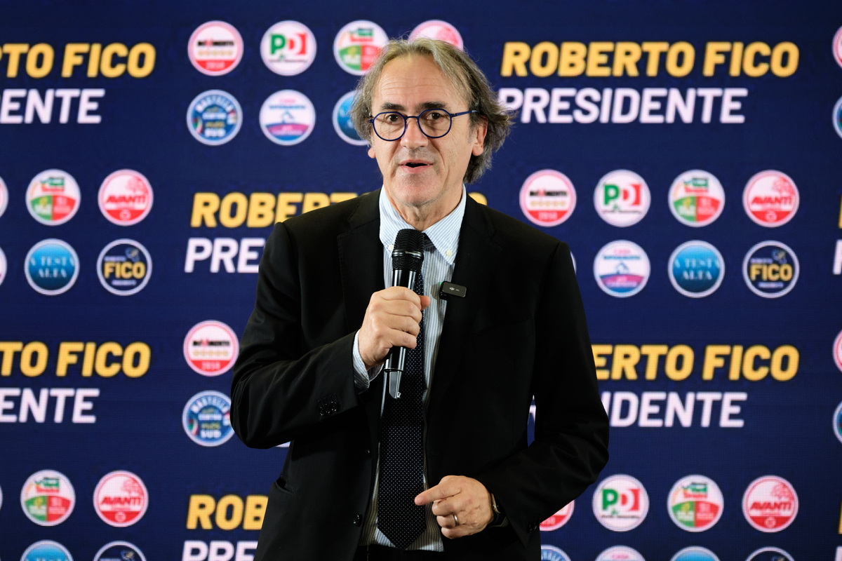 Press conference with new President of Campania Region Roberto Fico ...
