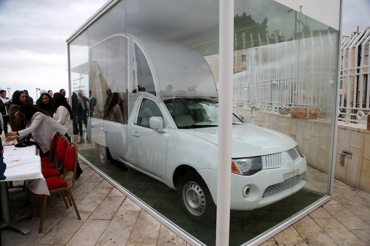 Pope Francis’ popemobile turned into mobile clinic to treat Gaza ...