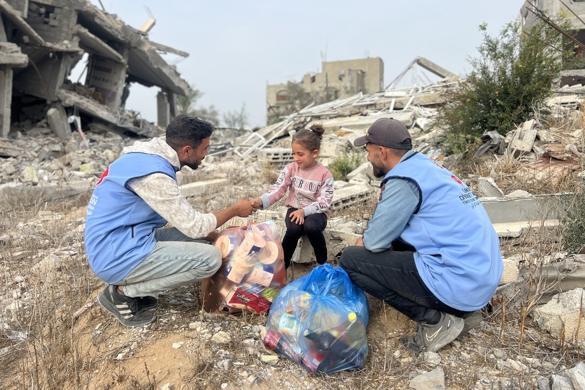 Israel blocks aid workers from entering Gaza as NGO’s face suspension ...