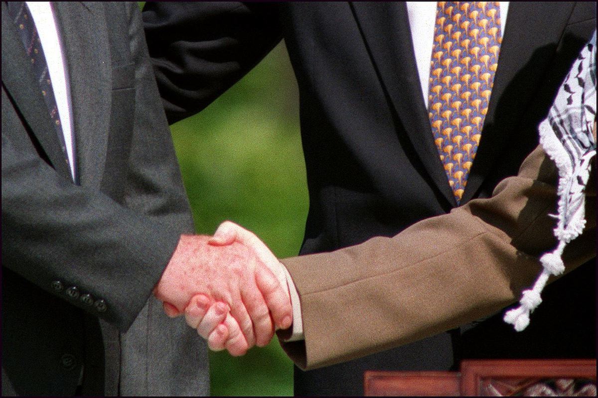 OSLO ACCORDS-RABIN-ARAFAT-HANDS – Middle East Monitor