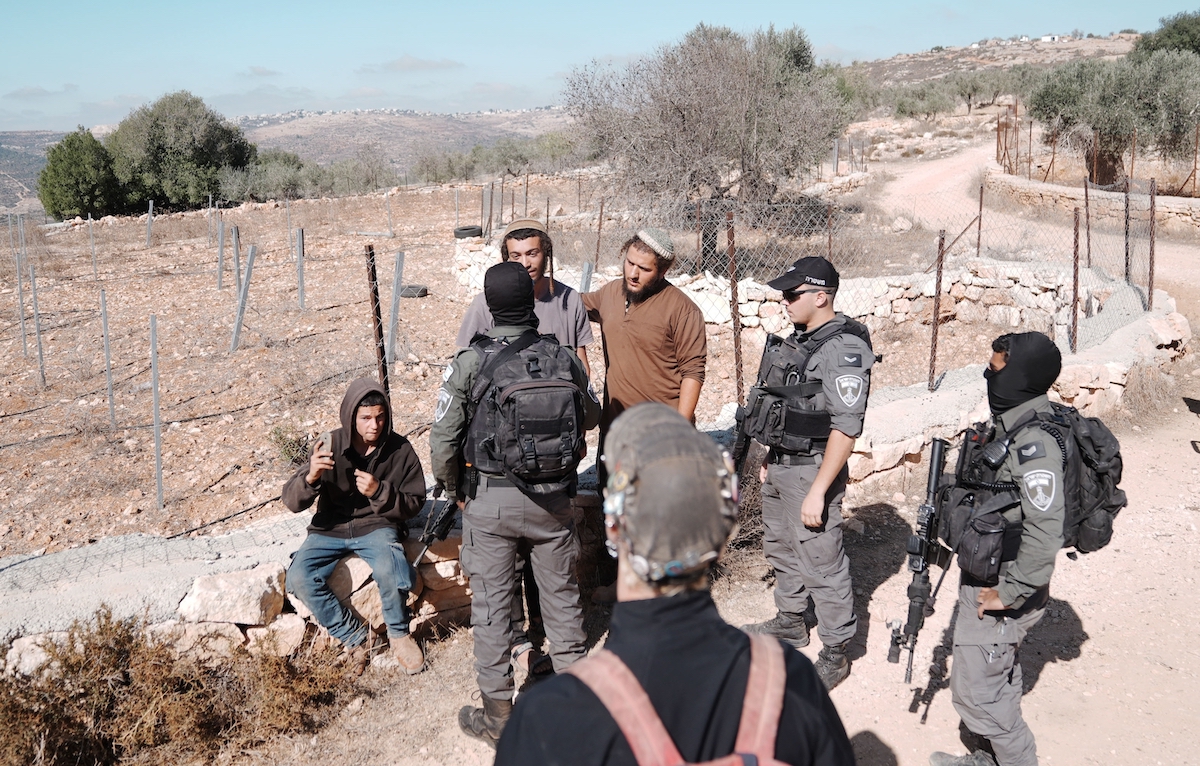 The settlers who kill Palestinian farmers and imitate their lives ...