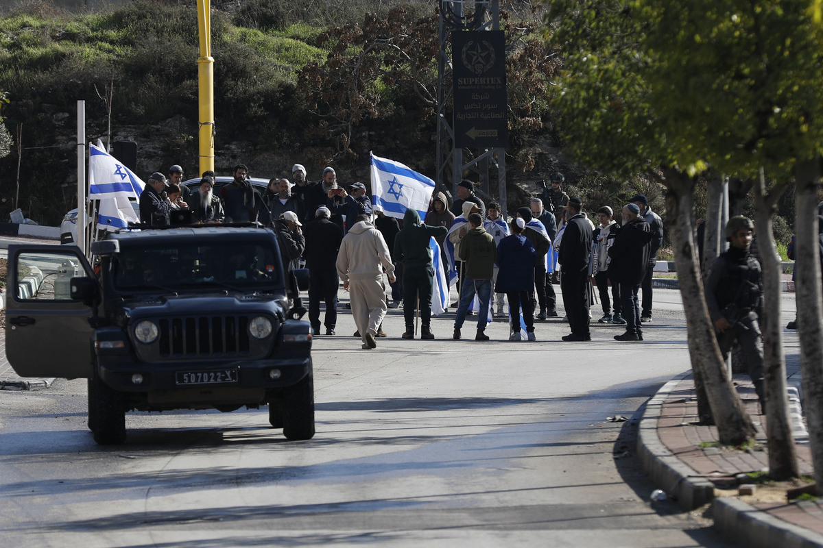 Report accuses Israeli army of backing settler attacks against ...