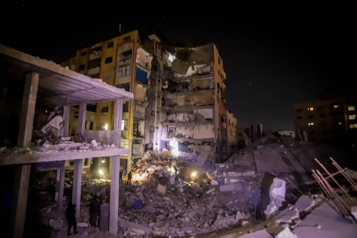 Heavily damaged building collapses in Gaza City – Middle East Monitor