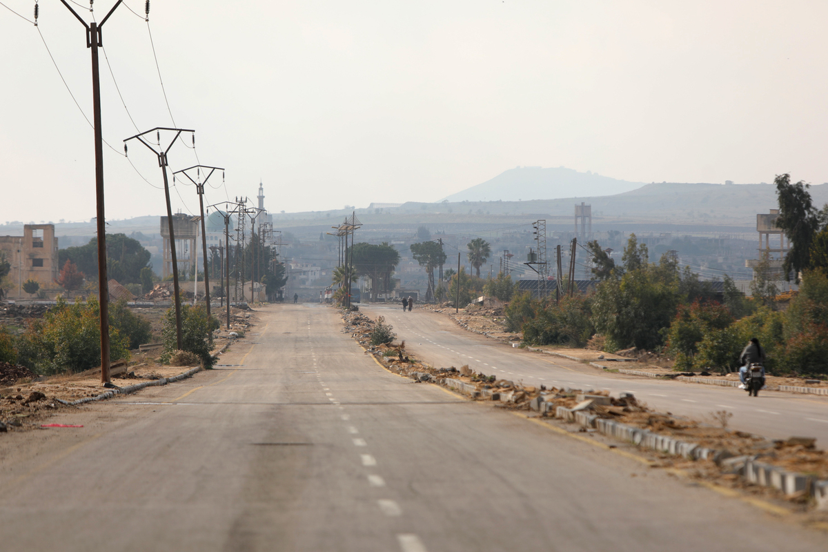 Israel continues raids and detentions of civilians in southern Syria ...