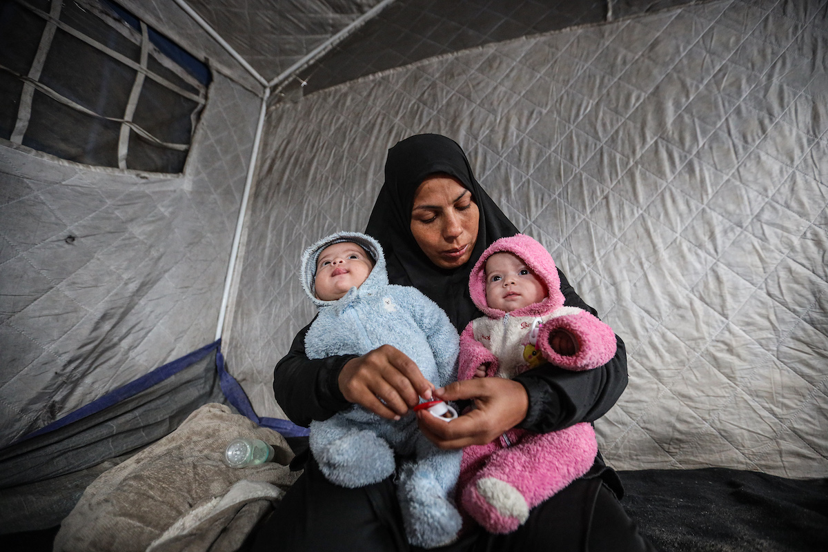 A family struggling against cold and poverty in Gaza – Middle East Monitor