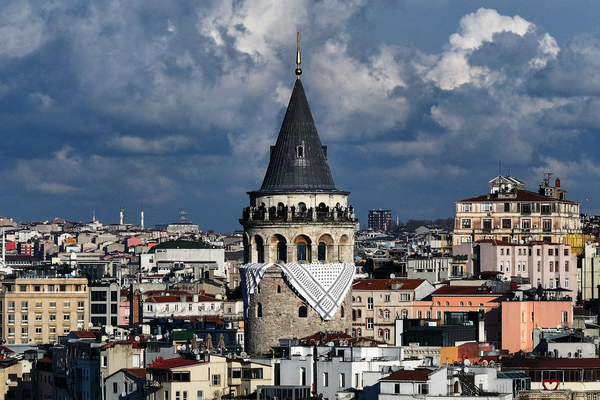 Palestinian keffiyeh hung on Istanbul’s iconic Galata Tower – Middle ...