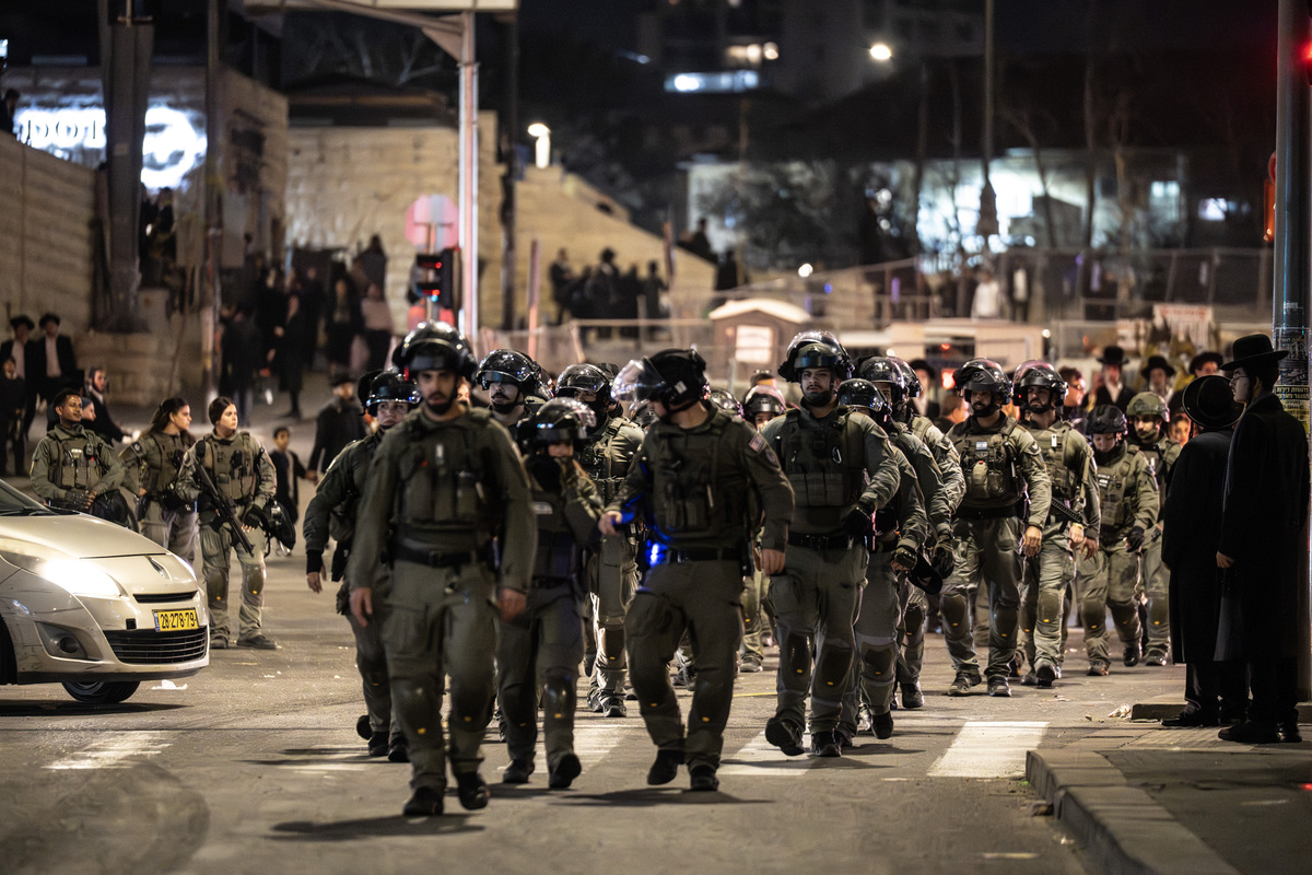 Thousands of Haredi Jews protest mandatory military service in ...