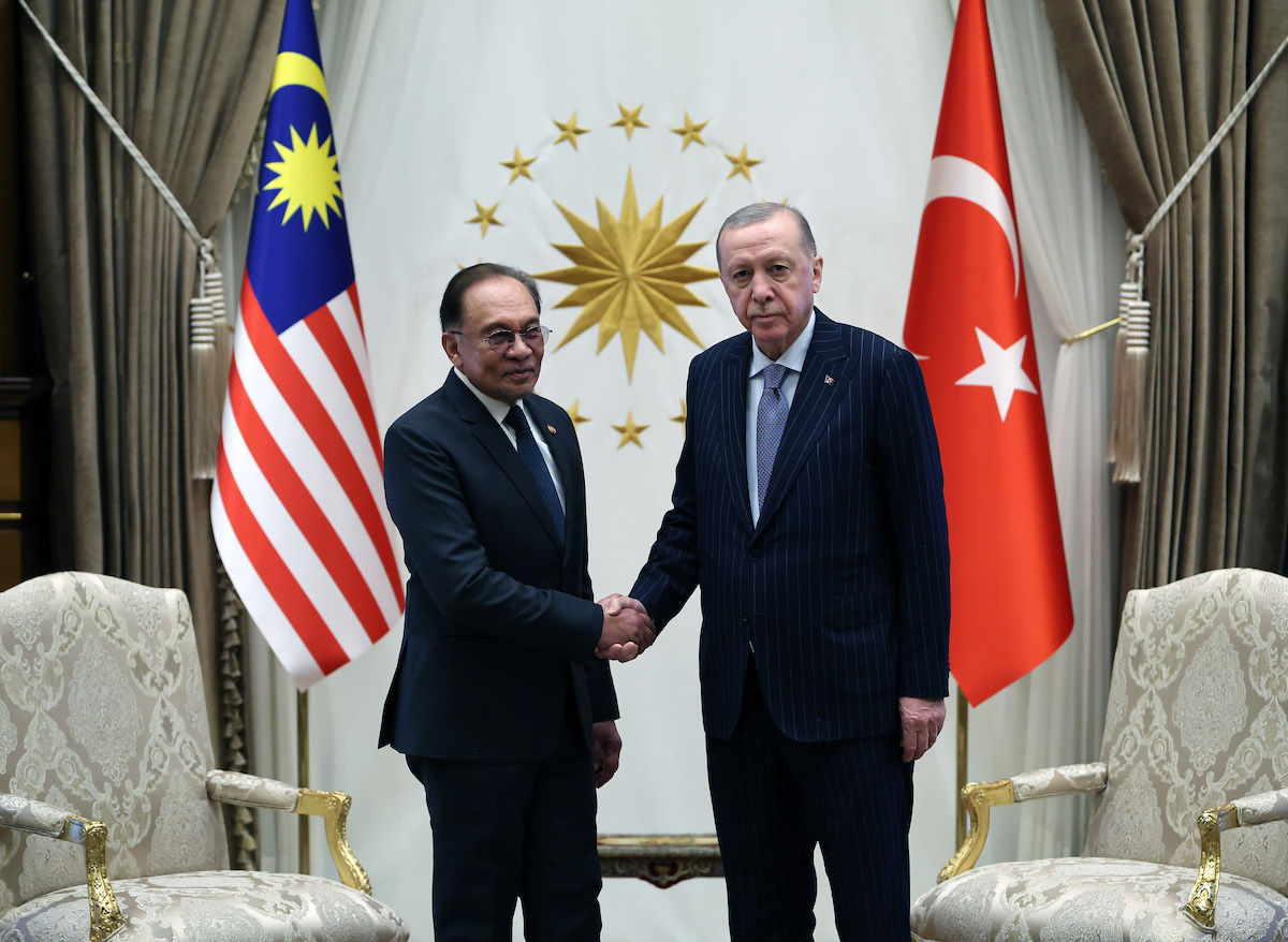 Turkish President Erdogan welcomes Malaysian Prime Minister Anwar ...