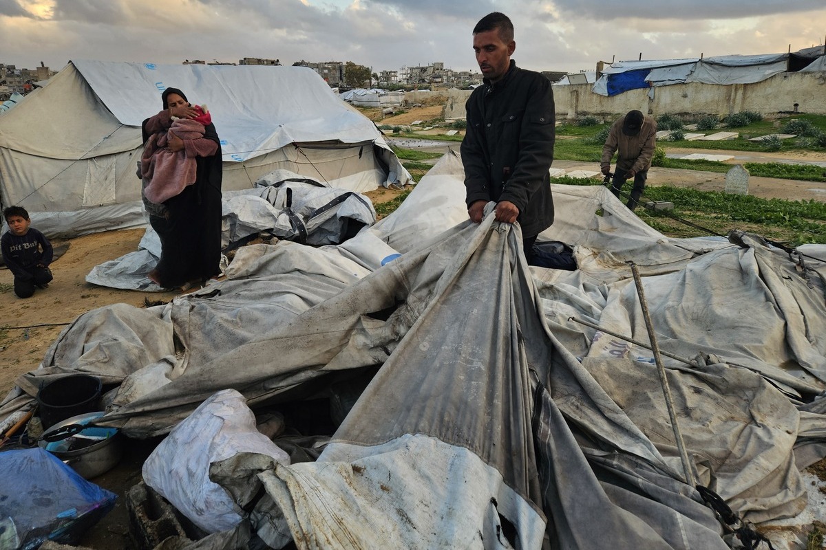 Storm damages thousands of tents in Gaza, raising fears of humanitarian ...