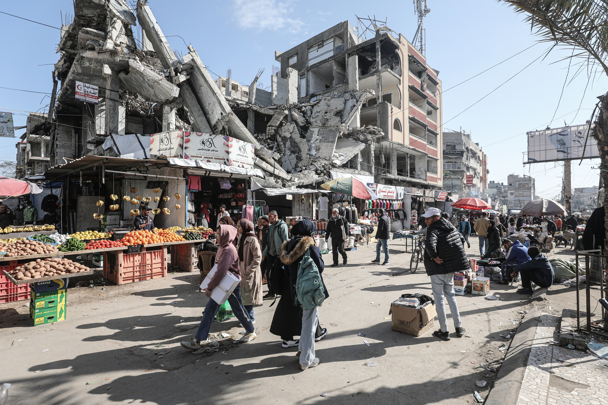 Market sees surge in activity at Nuseirat camp, Gaza after restricted ...