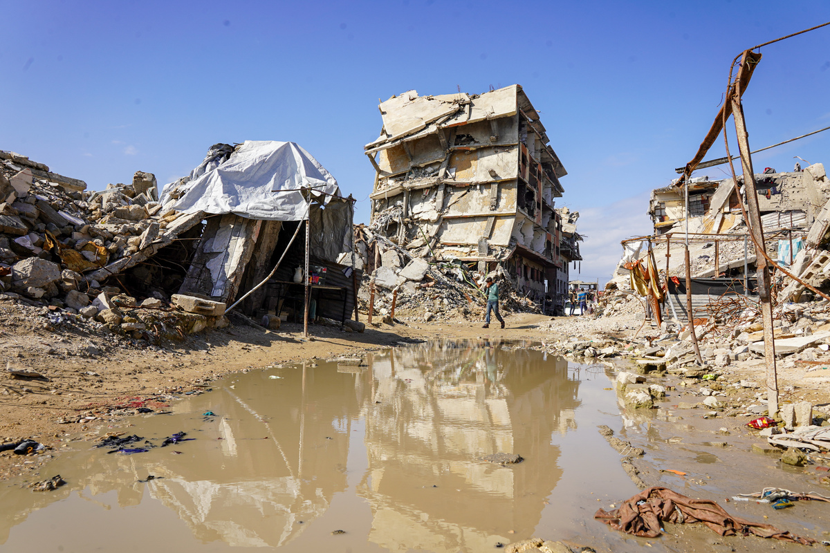 Daily life continues under harsh conditions in Jabalia Refugee Camp ...